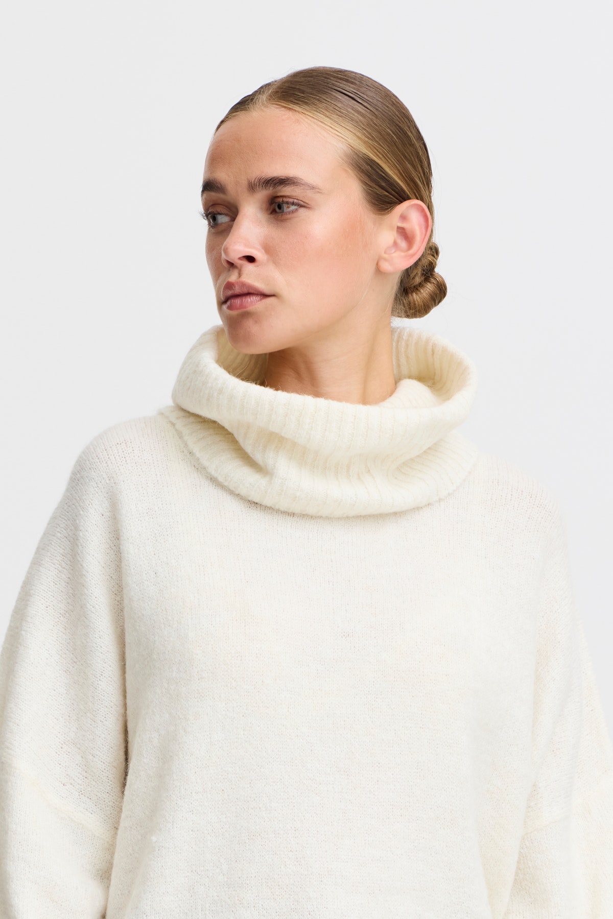 IHKAMARA Pullover in cloud dancer colour | ICHI