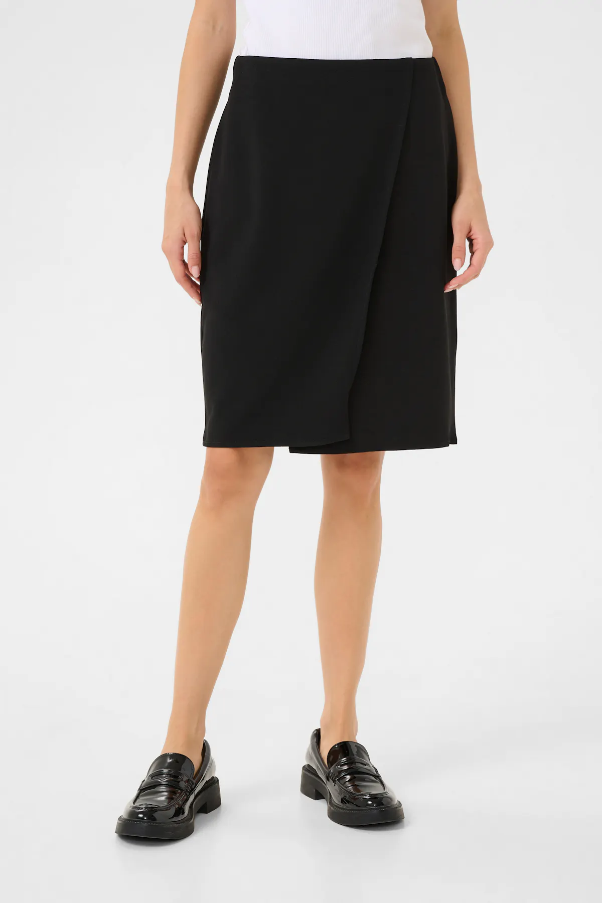 KAthea Nederdel i black deep polyester | KAFFE Clothing