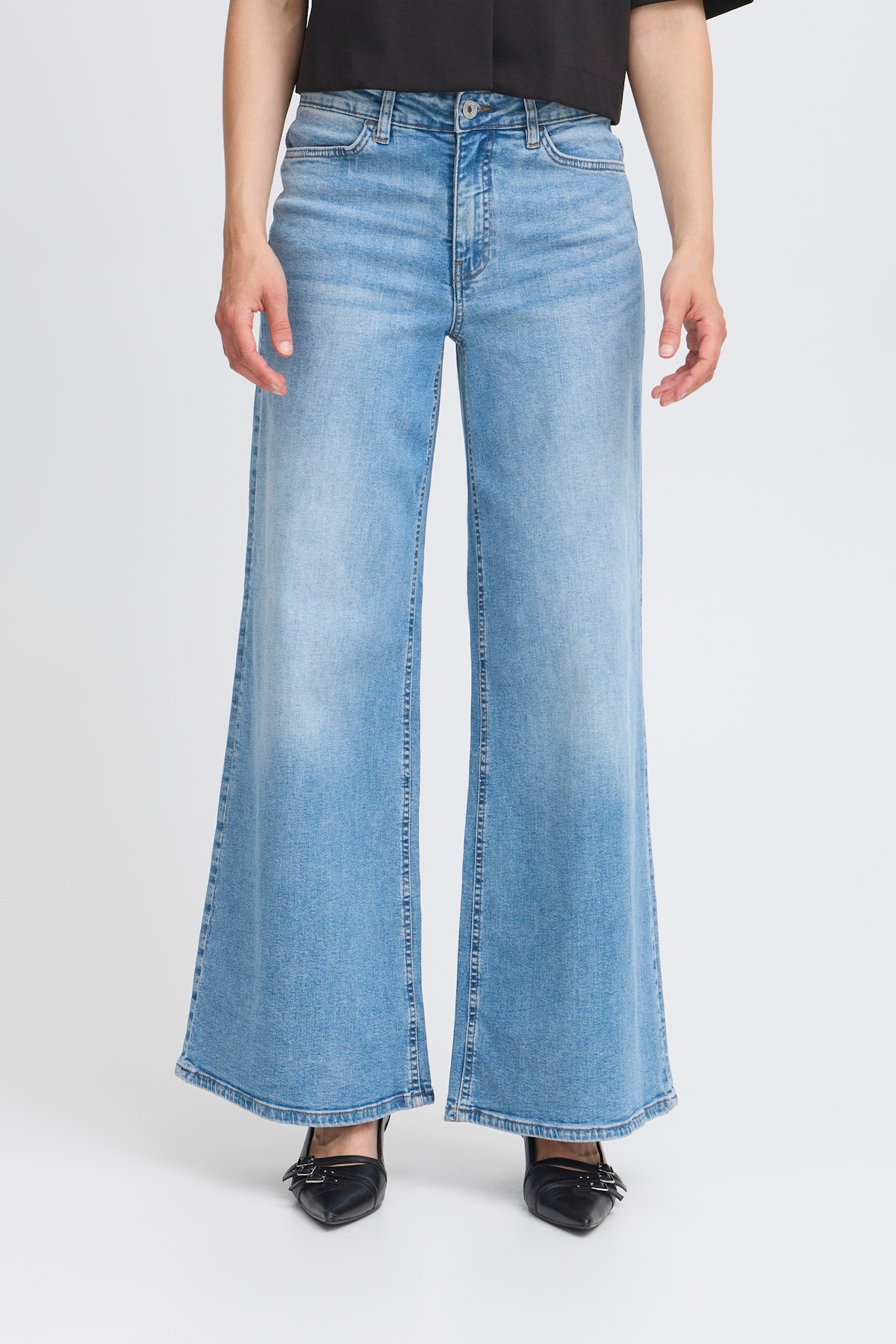 IHTWIGGY Jeans in light blue cotton | ICHI