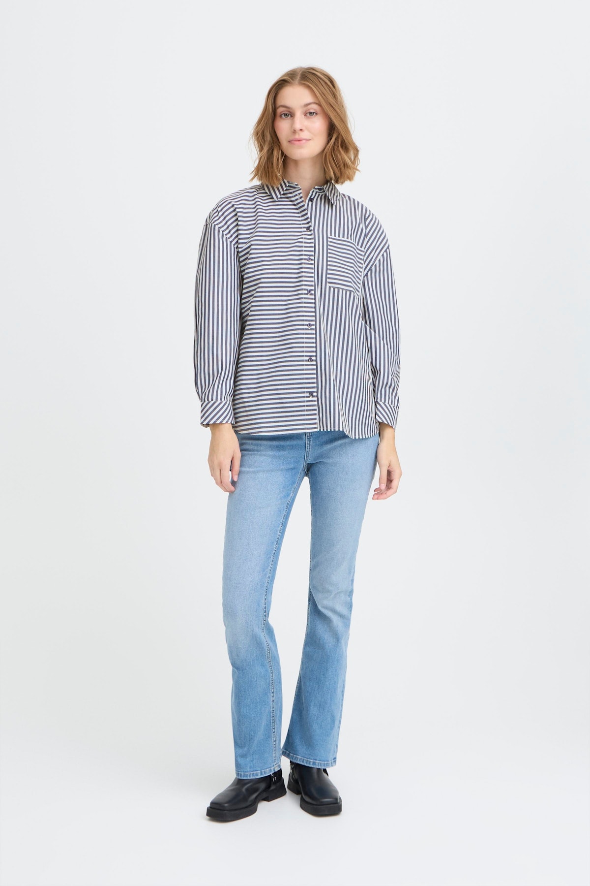 IHEVINOA Shirt in stripe pattern colour | ICHI