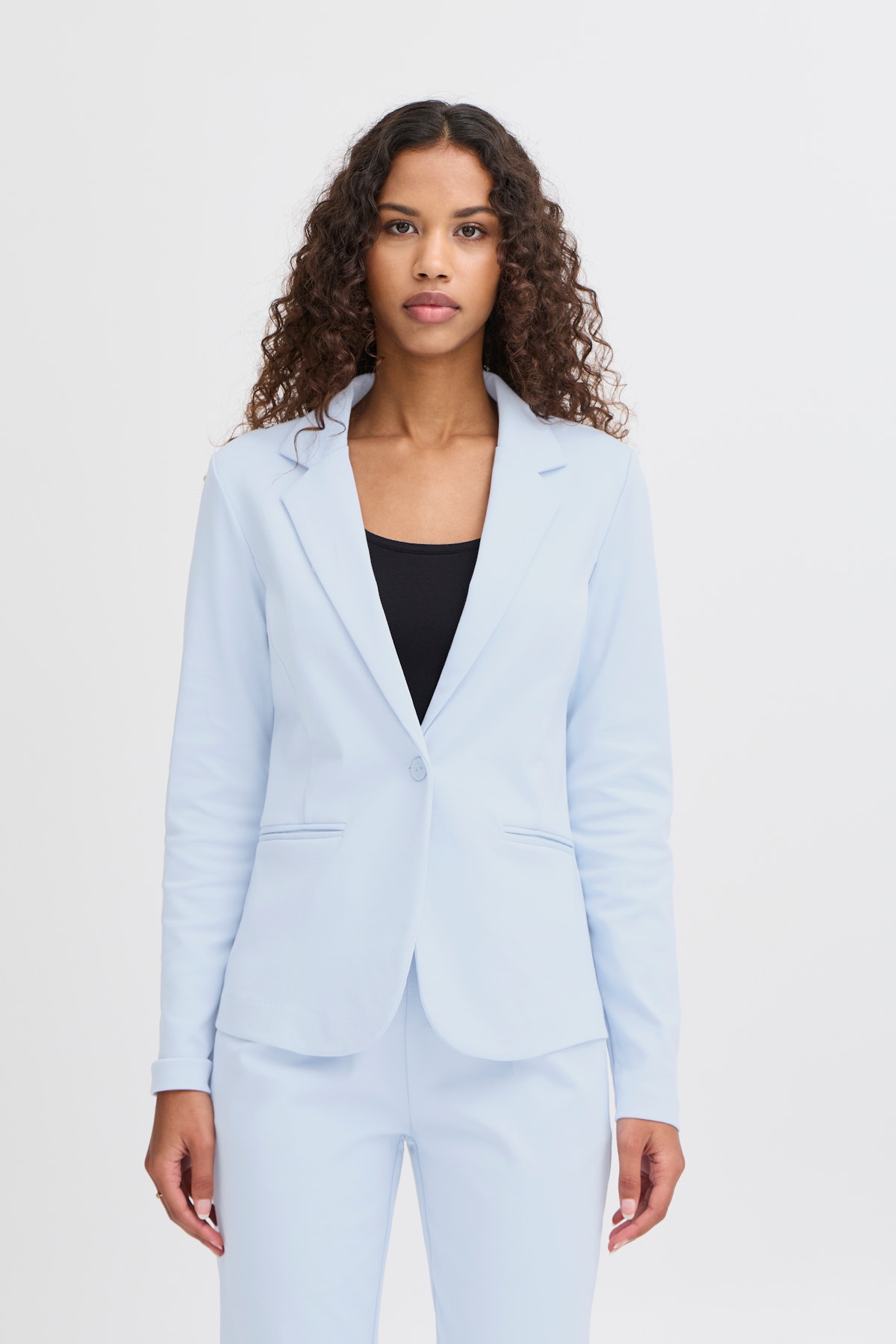 IHKATE Blazer i cashmere blue farge | ICHI
