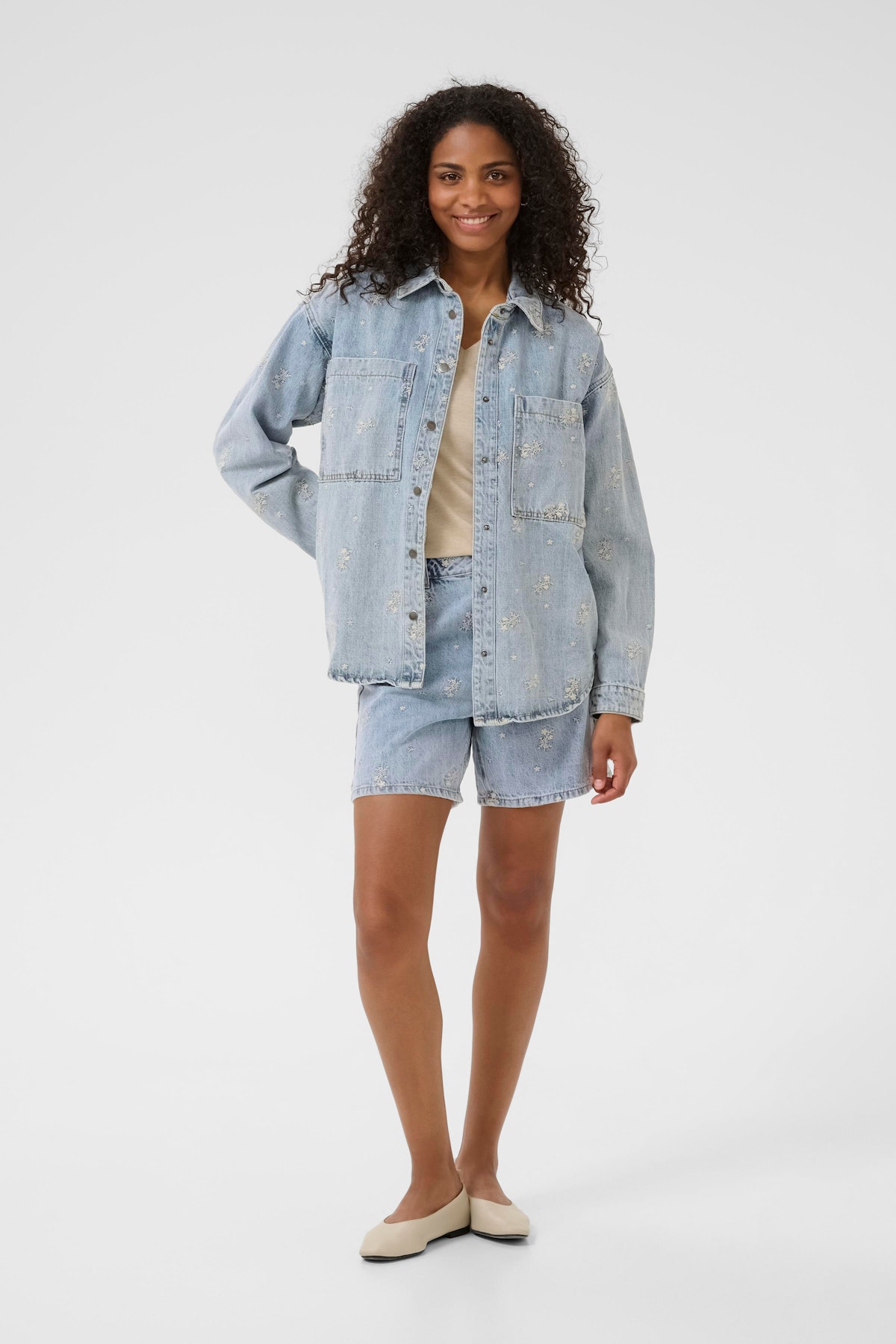 KAbabeth Denim Jacket in blue denim/feather flower emb. cotton | KAFFE ...