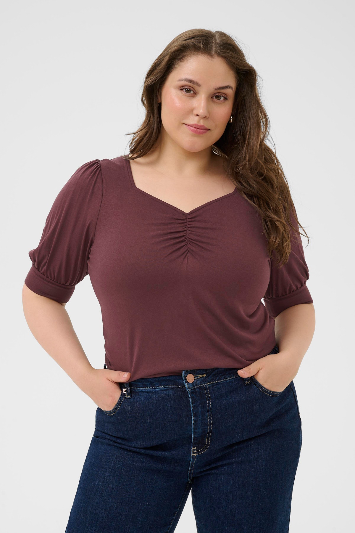 KCsissy T-Shirt in fudge viscose | KAFFE Clothing