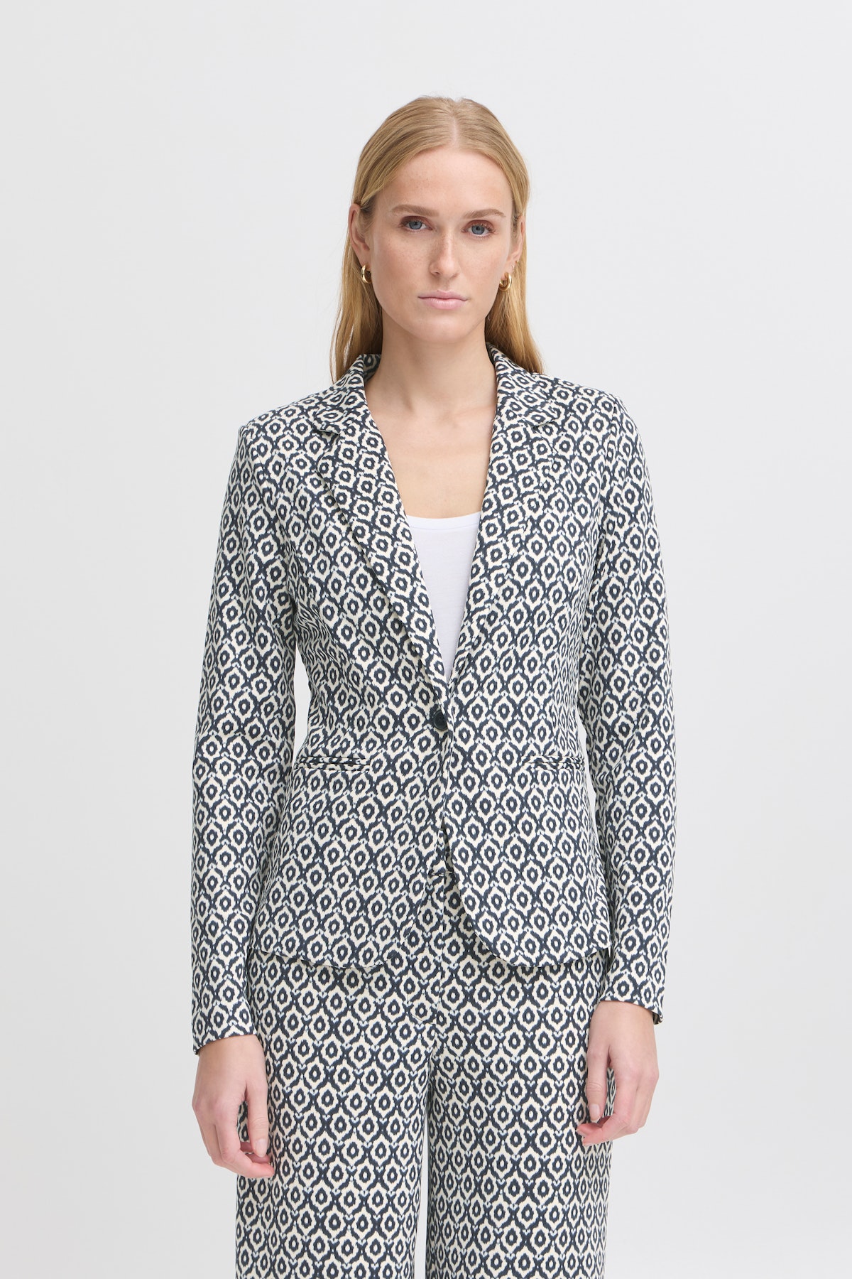 IHKATE Blazer in total eclipse ikat tile aop colour | ICHI